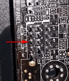 Où brancher les câbles Power SW, Reset SW... [Résolu]